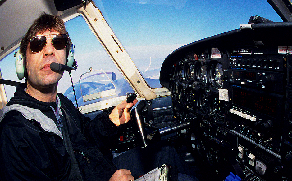 Bruce Dickinson will mit neuem Luftfahrzeug die Welt besser machen