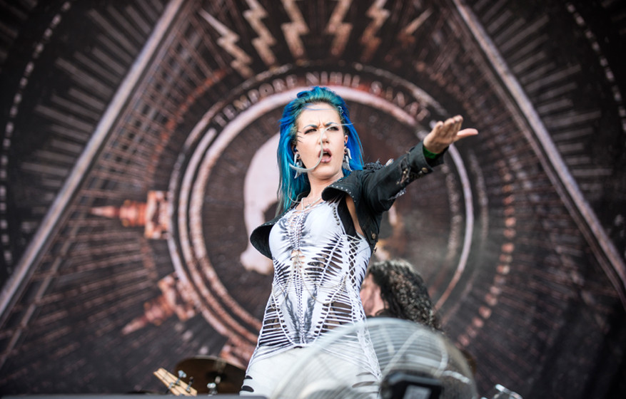 Arch Enemy zeigen Artwork-Prozess