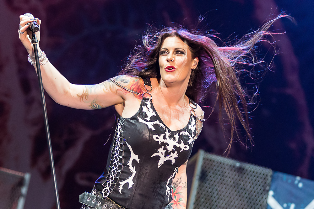 Floor Jansen strebt Solokarriere neben Nightwish an; Soloalbum in Arbeit