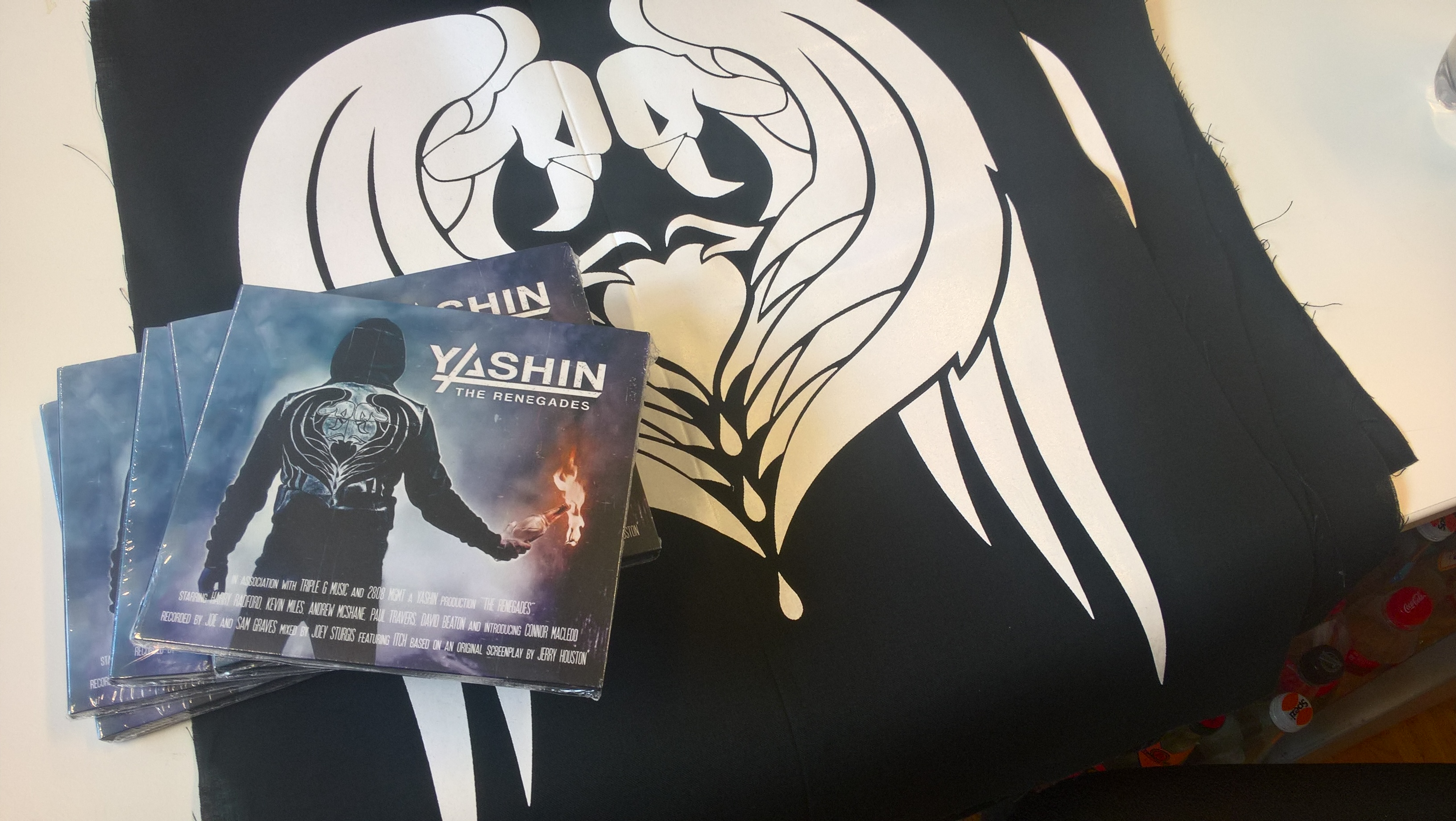Verlosung: Gewinnt Yashin-Fanpakete mit CD und Backpatch