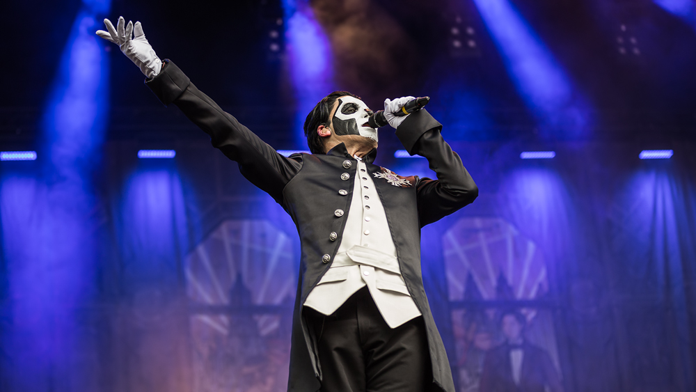 Ghost landen mit 'Square Hammer' auf Platz 1 der Charts