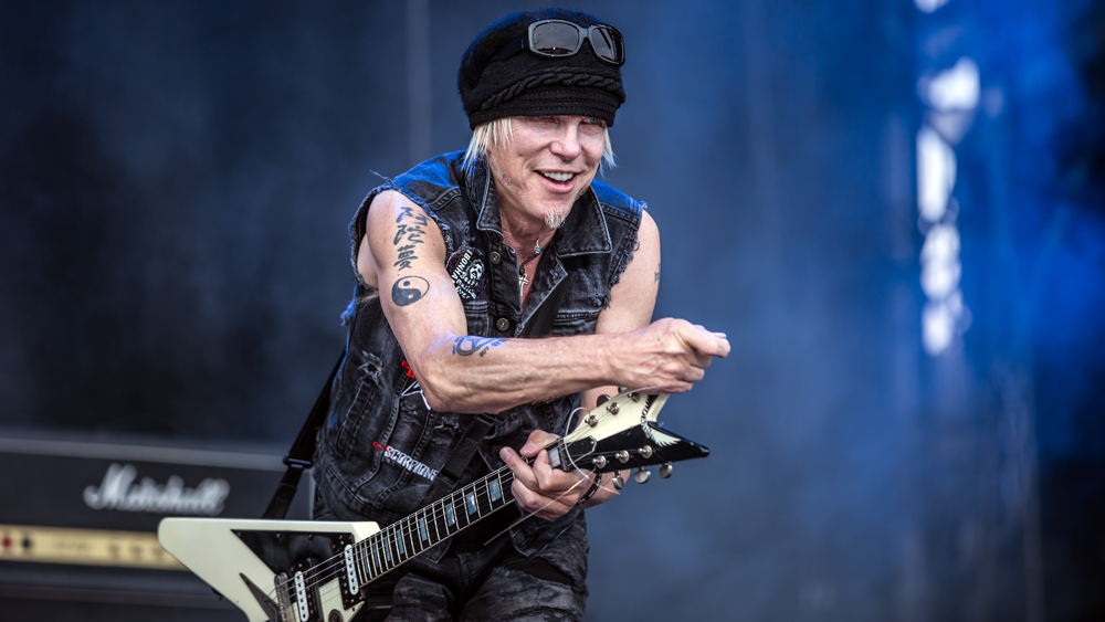 Michael Schenker feiert seine Zeit mit UFO und lädt hochkarätige Gäste ein