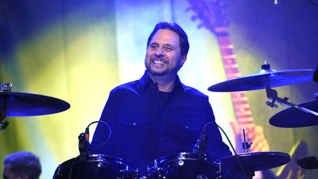Dave Lombardo nimmt romantischen Weihnachtssong mit seiner Frau auf