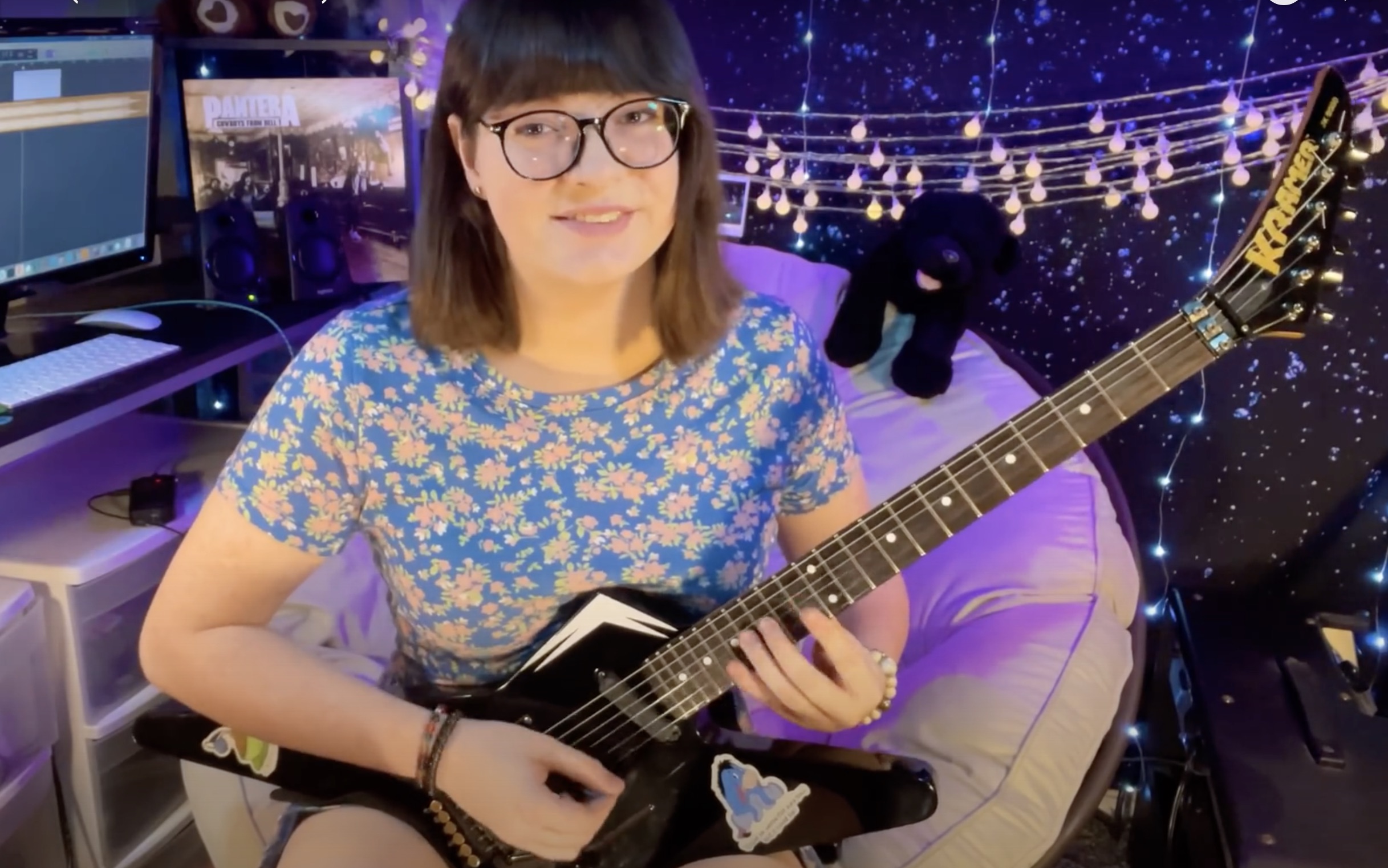 YouTuberin Kayla Kent: Originalgetreue Pantera-Solos zu Ehren von ...