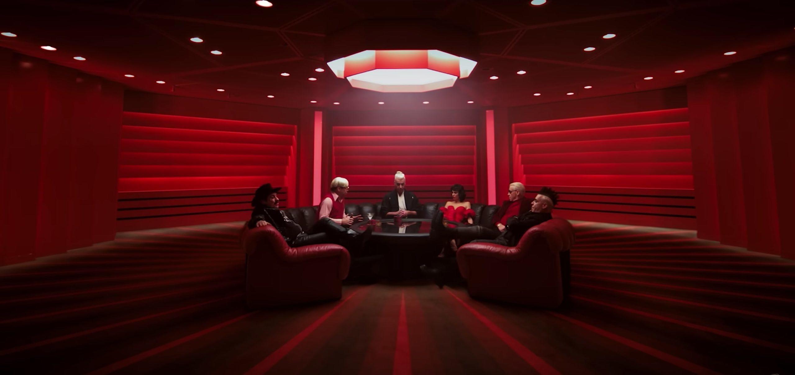 Till Lindemann (Rammstein) spielt in Werbespot Poker gegen sich selbst