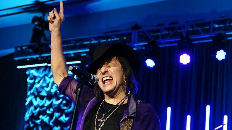 Richie Sambora (Bon Jovi) hat mehr als zwei Alben auf Halde